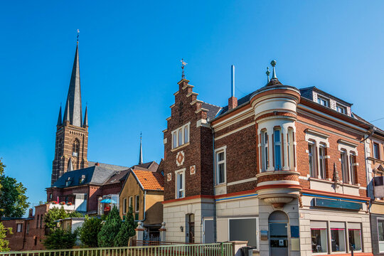 Erftstadt Bilder – Durchsuchen 588 Archivfotos, Vektorgrafiken und ...