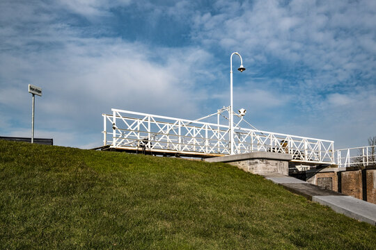 Luchtsluis Bilder – Durchsuchen 12 Archivfotos, Vektorgrafiken und ...