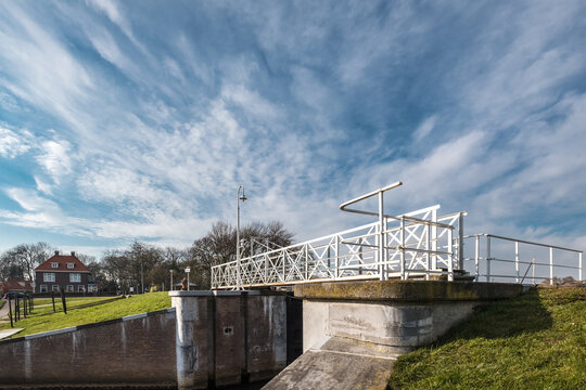 Luchtsluis Bilder – Durchsuchen 12 Archivfotos, Vektorgrafiken und ...