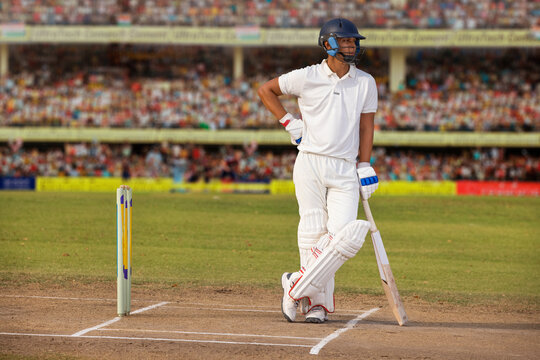 Afbeeldingen over "Cricket Ground" – Blader in stockfoto's, vectoren en ...