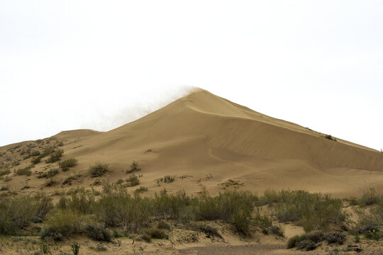 「Barkhan」の画像 - 4,150 件の Stock 写真、ベクターおよびビデオ | Adobe Stock