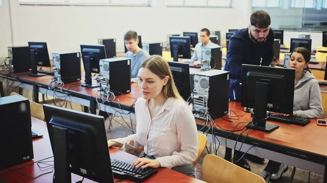 Test Student Computer Images – Browse 126,568 Stock Photos, Vectors ...