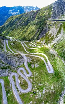 "Kurvige Strasse"-Bilder: Stock-Fotos & -Videos. | Adobe Stock