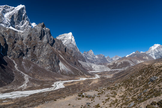 Trogtal Bilder – Durchsuchen 2,178 Archivfotos, Vektorgrafiken und ...