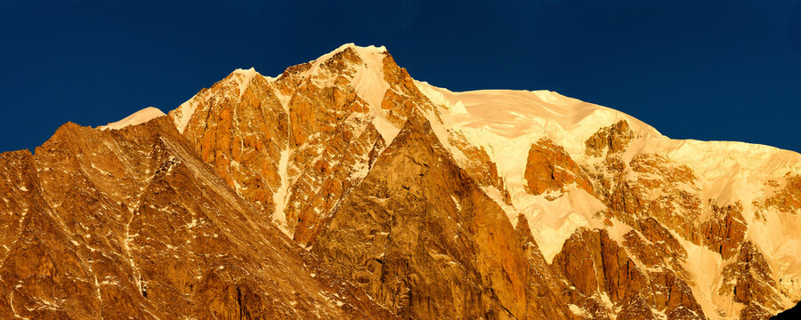 Monte Bilder – Durchsuchen 142,177 Archivfotos, Vektorgrafiken und ...