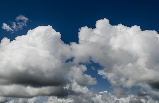 "Cumulus Fractus" Images – Browse 157 Stock Photos, Vectors, and Video ...