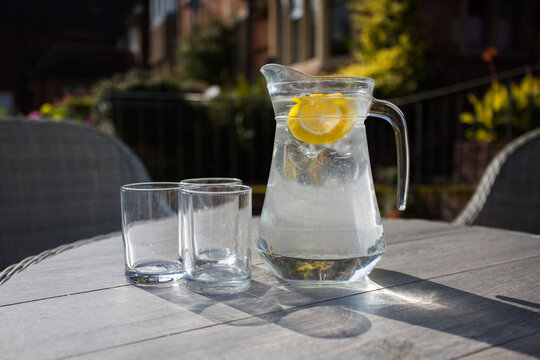 Citronade bilder – Bläddra bland 346 stockfoton, vektorer och videor ...
