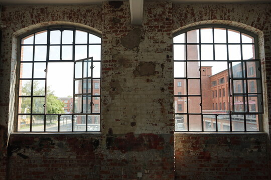 รูปภาพFabrikfenster – เลือกดูภาพถ่ายสต็อก เวกเตอร์ และวิดีโอ229 | Adobe ...