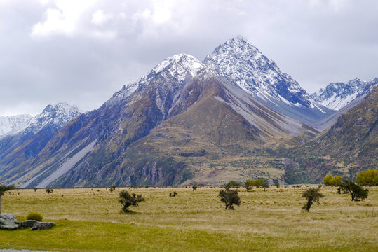 Trogtal Bilder – Durchsuchen 2,729 Archivfotos, Vektorgrafiken und ...