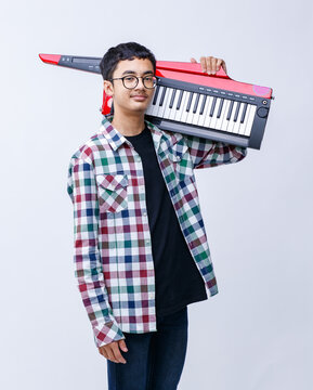 Keytar Bilder – Durchsuchen 1,171 Archivfotos, Vektorgrafiken und ...