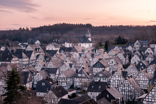 รูปภาพFreudenberg – เลือกดูภาพถ่ายสต็อก เวกเตอร์ และวิดีโอ940 | Adobe Stock