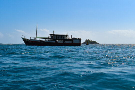 Bote Images – Browse 10,953 Stock Photos, Vectors, and Video | Adobe Stock