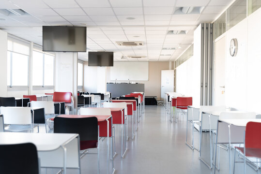 "Salle De Cours" Images – Browse 139 Stock Photos, Vectors, and Video ...