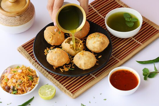 Pani Puri Images – Browse 8,577 Stock Photos, Vectors, and Video ...