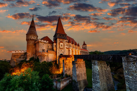 "Hunedoara Castle" Images – Browse 396 Stock Photos, Vectors, and Video ...