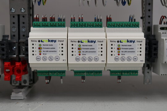 Datenverteiler Bilder – Durchsuchen 279 Archivfotos, Vektorgrafiken und ...