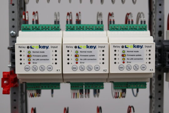 Datenverteiler Bilder – Durchsuchen 279 Archivfotos, Vektorgrafiken und ...