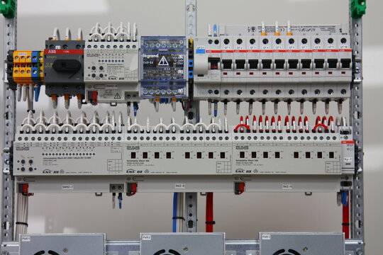 Hauptverteiler Bilder – Durchsuchen 674 Archivfotos, Vektorgrafiken und ...