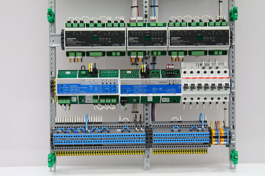 Hauptverteiler Bilder – Durchsuchen 674 Archivfotos, Vektorgrafiken und ...