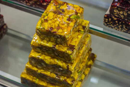 「Rakhat」の画像 - 219 件の Stock 写真、ベクターおよびビデオ | Adobe Stock