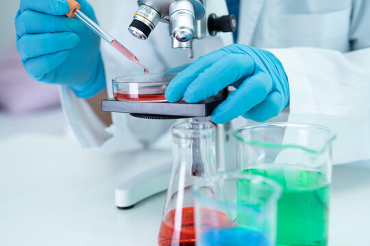 Biochemist Images – Browse 25,583 Stock Photos, Vectors, and Video ...