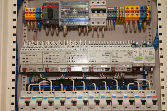 Hauptverteiler Bilder – Durchsuchen 674 Archivfotos, Vektorgrafiken und ...