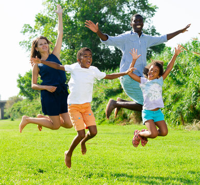 รูปภาพHopping – เลือกดูภาพถ่ายสต็อก เวกเตอร์ และวิดีโอ259,679 | Adobe Stock