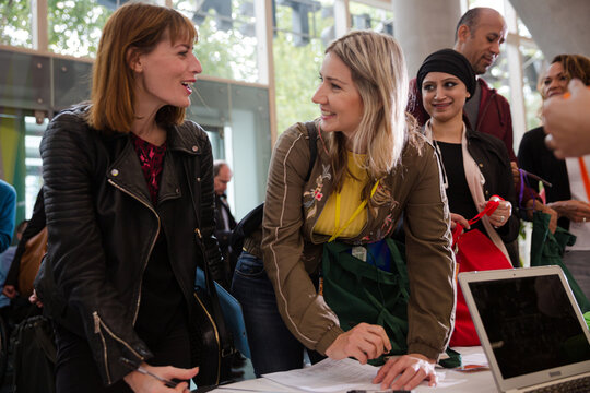 "Signing Up" Images – Browse 1,084 Stock Photos, Vectors, and Video ...