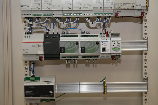 Hauptverteiler Bilder – Durchsuchen 675 Archivfotos, Vektorgrafiken und ...