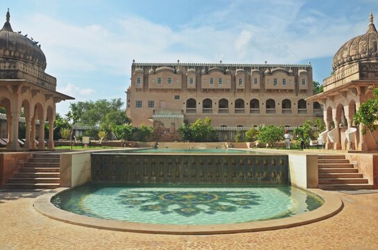 รูปภาพHaweli – เลือกดูภาพถ่ายสต็อก เวกเตอร์ และวิดีโอ3,109 | Adobe Stock