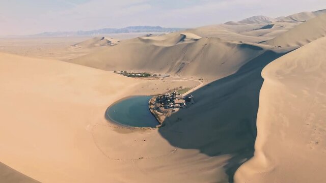 รูปภาพOasis – เลือกดูภาพถ่ายสต็อก เวกเตอร์ และวิดีโอ243,551 | Adobe Stock