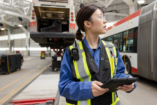 Bus Billeder – Gennemse 562,164 stockfotos, vektorer og videoer | Adobe ...