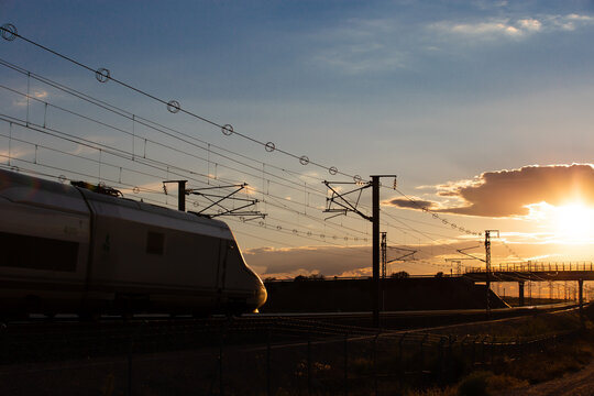 「Tren」の画像 - 8,438 件の Stock 写真、ベクターおよびビデオ | Adobe Stock