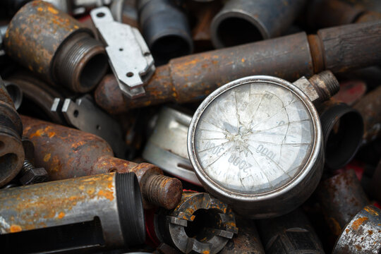 Broken Pressure Gauge Images – Browse 666 Stock Photos, Vectors, and ...