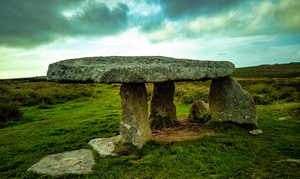 รูปภาพDolmen – เลือกดูภาพถ่ายสต็อก เวกเตอร์ และวิดีโอ14,347 | Adobe Stock