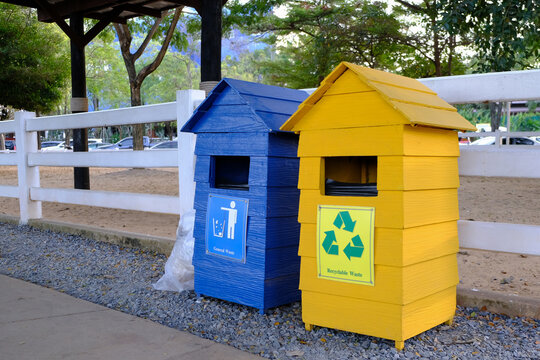 Rubbish-Bins Imagens – Procure 98 fotos, vetores e vídeos | Adobe Stock