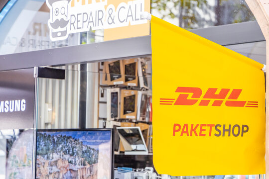 Paket Shop Images – Browse 6,487 Stock Photos, Vectors, and Video ...