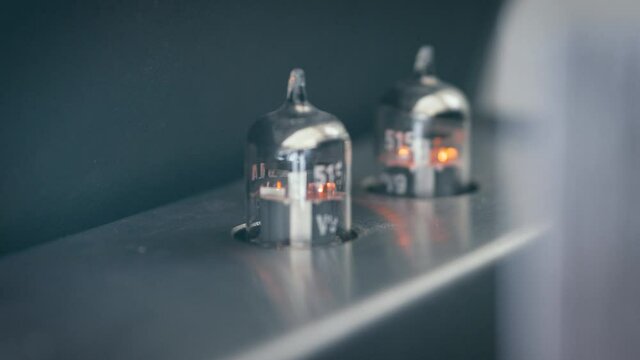 "Vacuum Tube Amplifier" Images – Browse 603 Stock Photos, Vectors, and ...