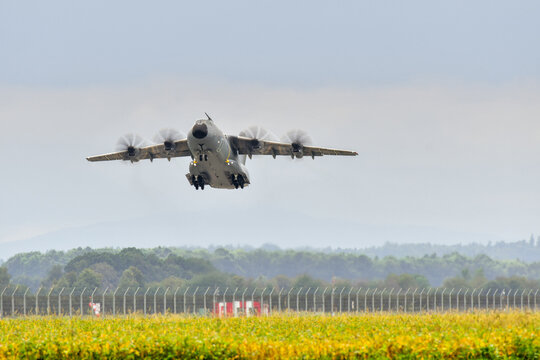 รูปภาพFour-Engine – เลือกดูภาพถ่ายสต็อก เวกเตอร์ และวิดีโอ582 | Adobe Stock