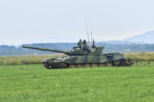 T-72 Images – Browse 578 Stock Photos, Vectors, and Video | Adobe Stock