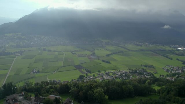 Schellenberg Bilder – Durchsuchen 492 Archivfotos, Vektorgrafiken und ...