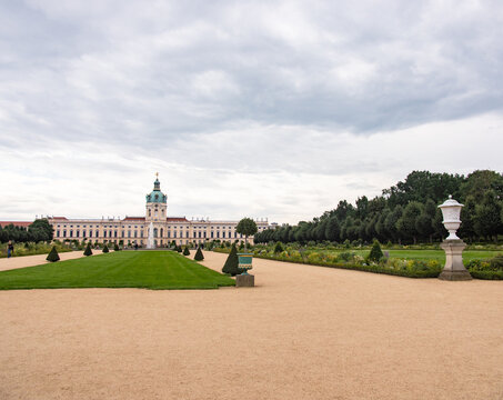 「1701」の画像 - 200 件の Stock 写真、ベクターおよびビデオ | Adobe Stock