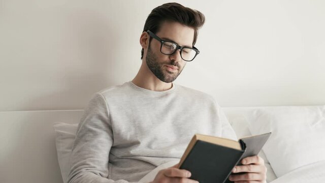 "Reading Aloud" Bilder – Durchsuchen 672 Archivfotos, Vektorgrafiken ...