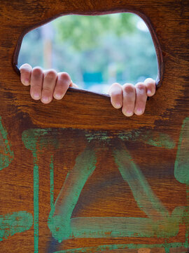 Fingerloch Bilder – Durchsuchen 26,194 Archivfotos, Vektorgrafiken und ...