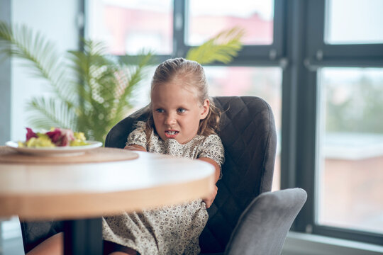 Unpleasing 이미지 – 찾아보기 1,236 스톡 사진, 벡터 및 비디오 | Adobe Stock