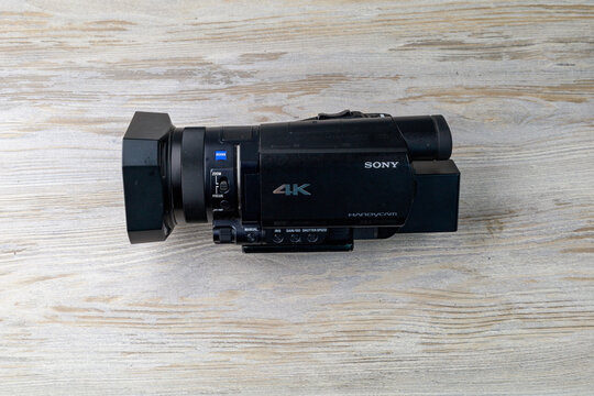 Handycam Bilder – Durchsuchen 1,646 Archivfotos, Vektorgrafiken und ...