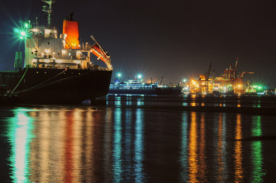 รูปภาพUndocking – เลือกดูภาพถ่ายสต็อก เวกเตอร์ และวิดีโอ437 | Adobe Stock