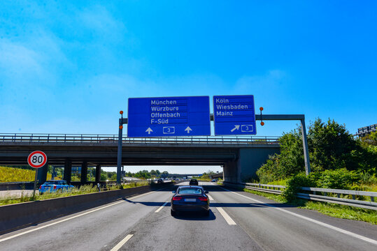 Dreispurig Bilder – Durchsuchen 303 Archivfotos, Vektorgrafiken und ...