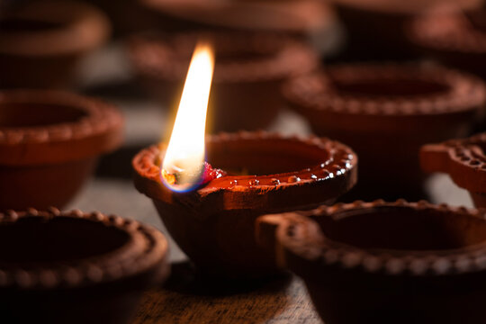 รูปภาพ"Clay Lamps" – เลือกดูภาพถ่ายสต็อก เวกเตอร์ และวิดีโอ228 | Adobe ...