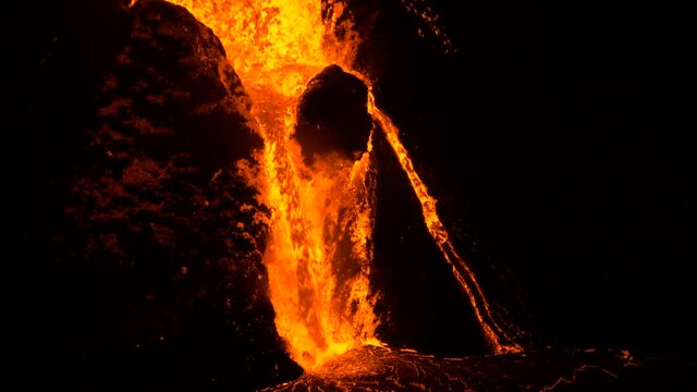 「Lavafall」の画像 - 15 件の Stock 写真、ベクターおよびビデオ | Adobe Stock